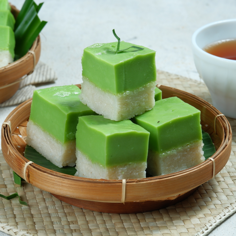 82yo M'sian woman has been riding her tricycle, selling traditional ...